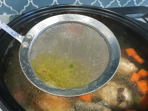 My Favorite Way to Remove Excess Oil from Stock and Sauces • Steamy ...